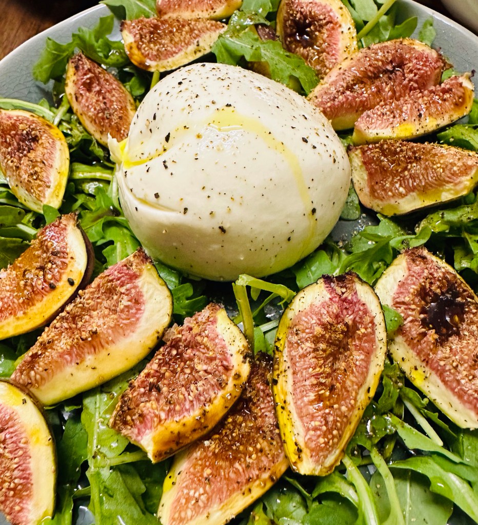 Grilled figs, Burrata and rocket salad - freespiritfood